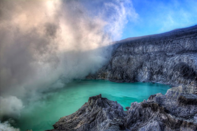 Quando la ”lava” è blu: il mistero del vulcano Kawah Ijen in Indonesia ...
